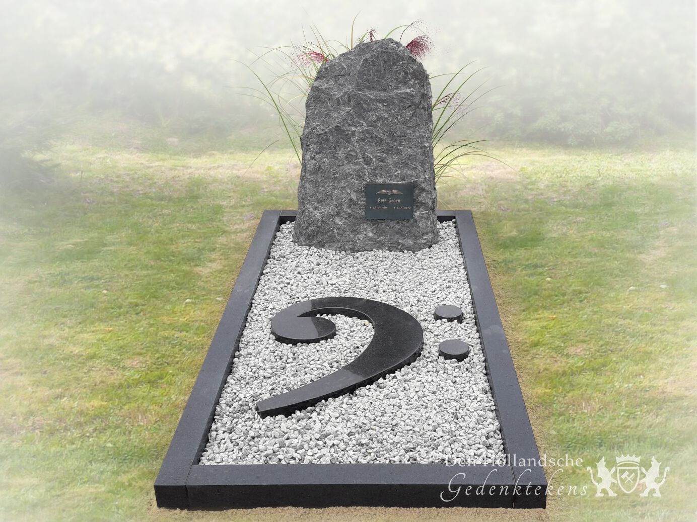 Grafmonument met ruwe steen | Den Hollandsche Gedenktekens | 45374